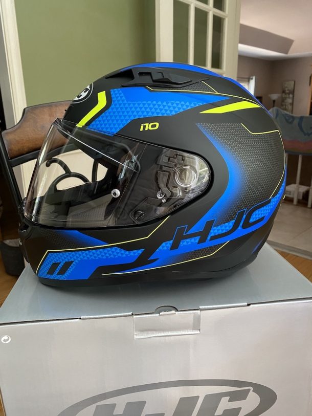 Helmet Review: HJC i10 Robust