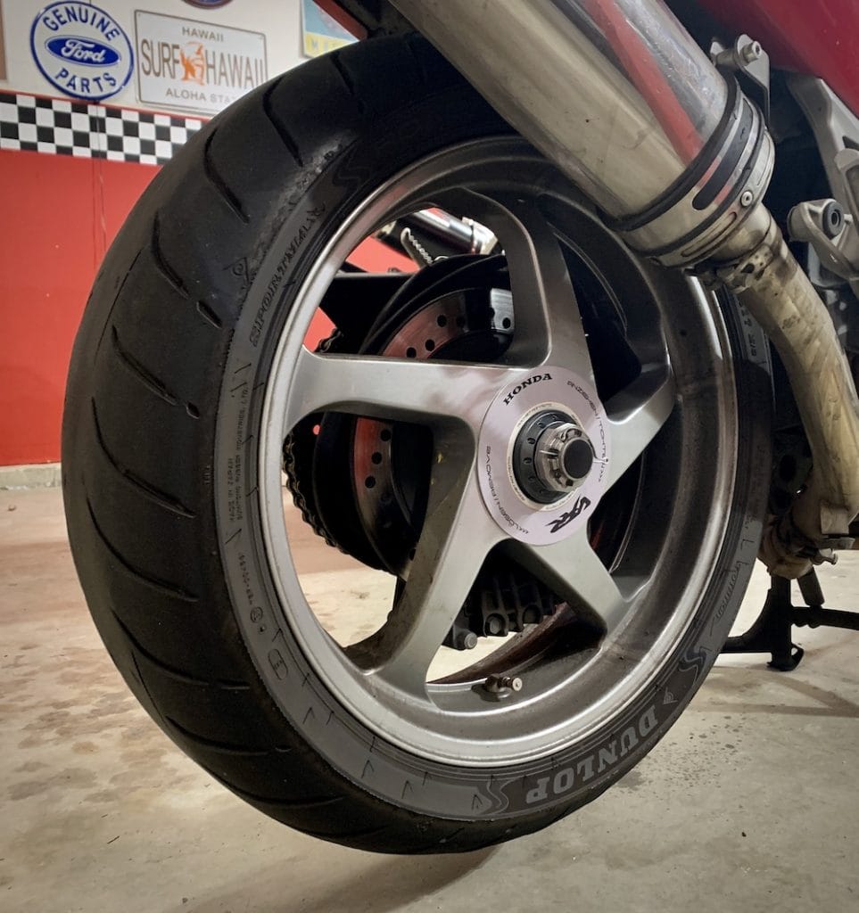 Dunlop Roadsmart IV vs Pirelli Angel GT- 2022 Results