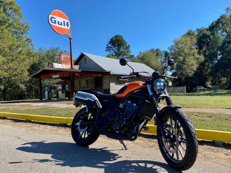 2024 Honda SCL500: Scramble On