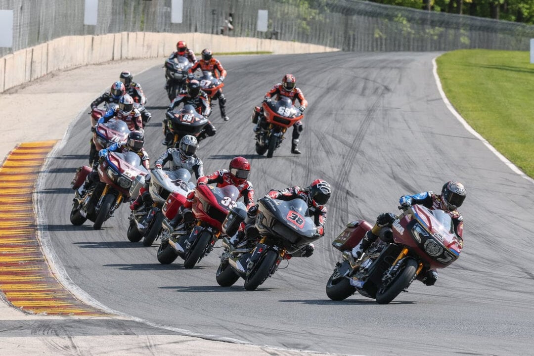 Record Crowds At Road America