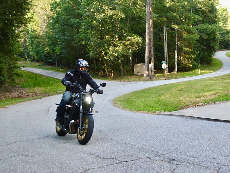 Yamaha XSR700: Back to Basics